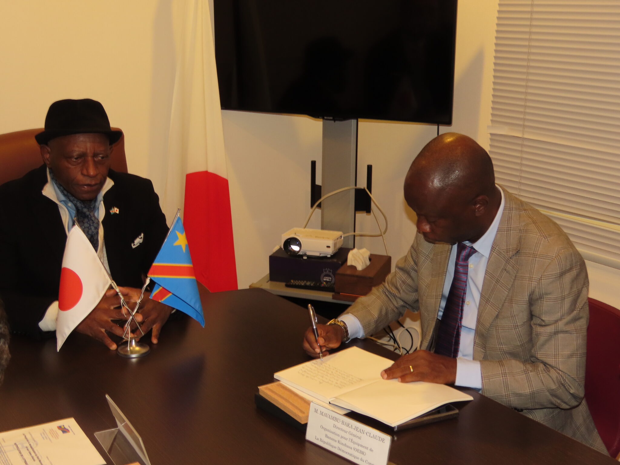 Signature du contrat de projet de réhabilitation du Pont Maréchal à ...